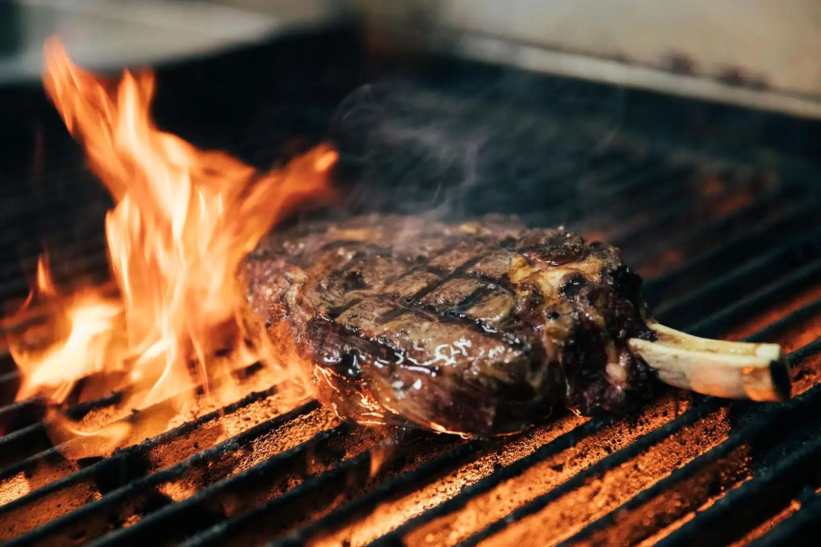 Char Grill Restaurant - Caxton Hotel